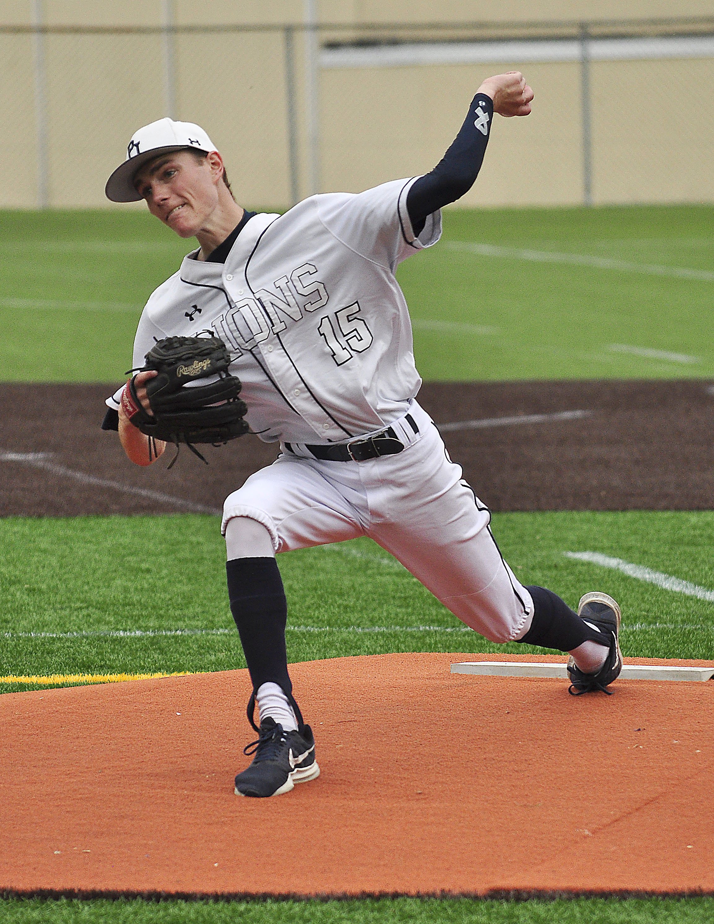 Pope John’s Wells stifles Hunt. Central in HWS – Diamond Nation